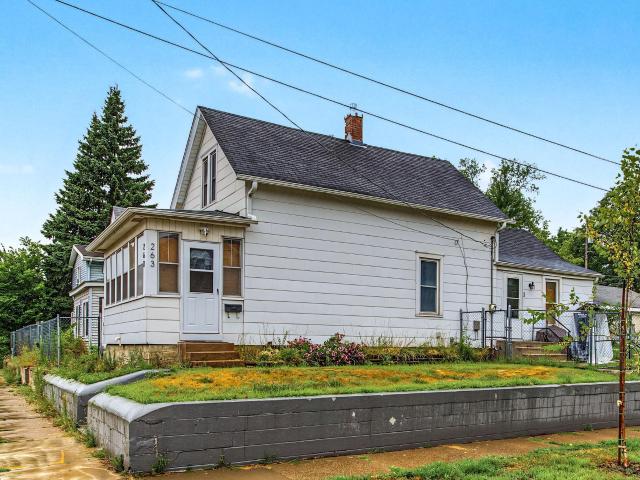 263 Cottage Avenue W