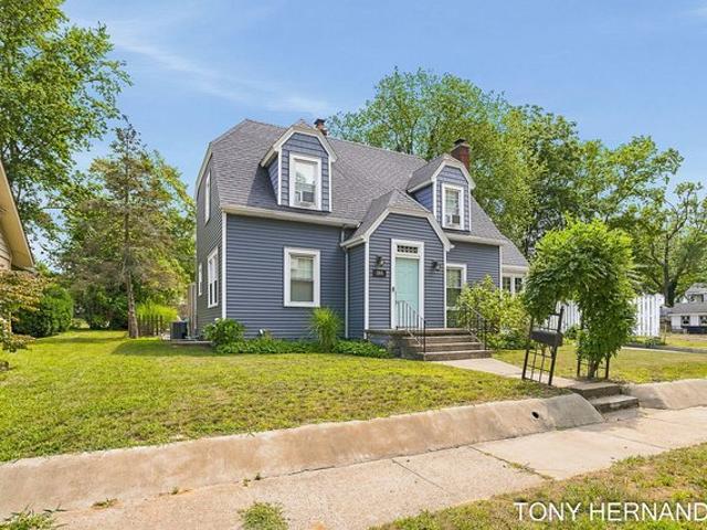 263 Cherry Ct, South Haven, MI 49090