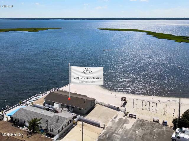 263 Bay Beach Way