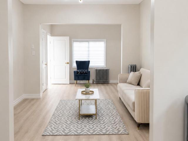 263 E 39th Street