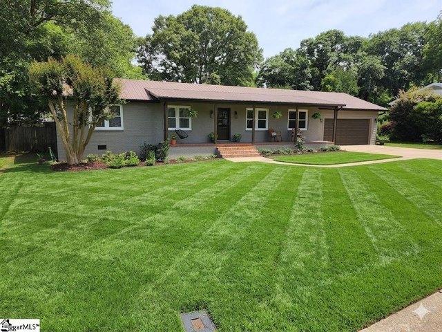 263 Inn Cir, Fountain Inn, SC 29644