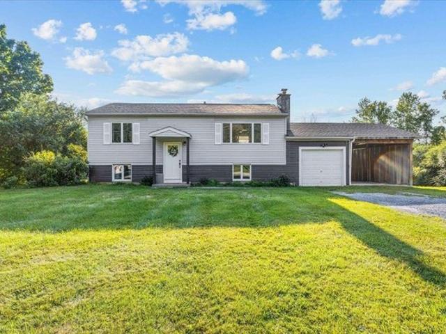 263 Lynrick Acres Rd, Charlotte, VT 05445