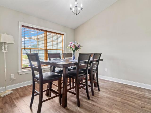 263 MacArthur Dr