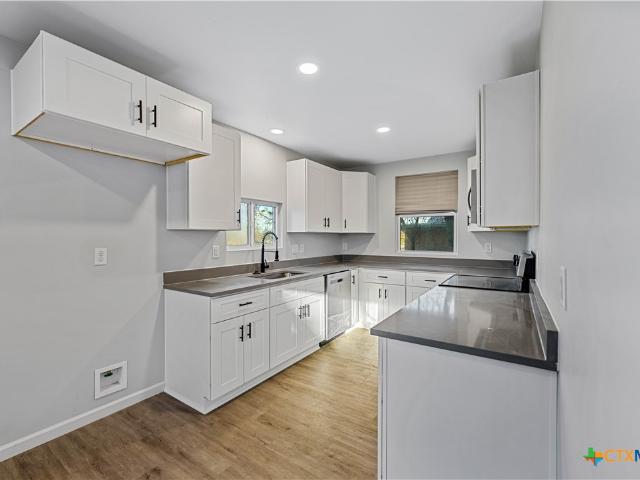 263 S Grape Ave, New Braunfels, TX 78130 | MLS #609086