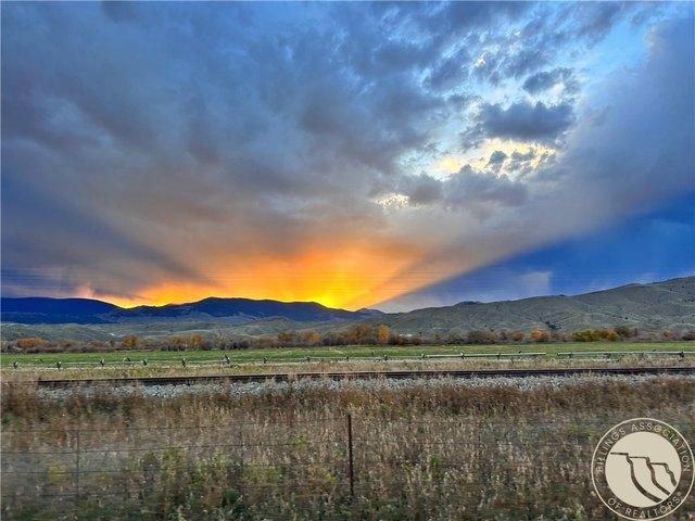 263 W Bovine Way, Melrose, MT 59743