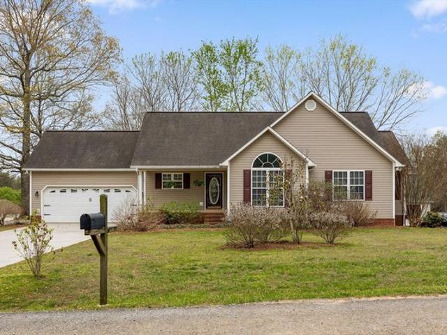 263 Valley Estates Dr, Trenton, GA 30752