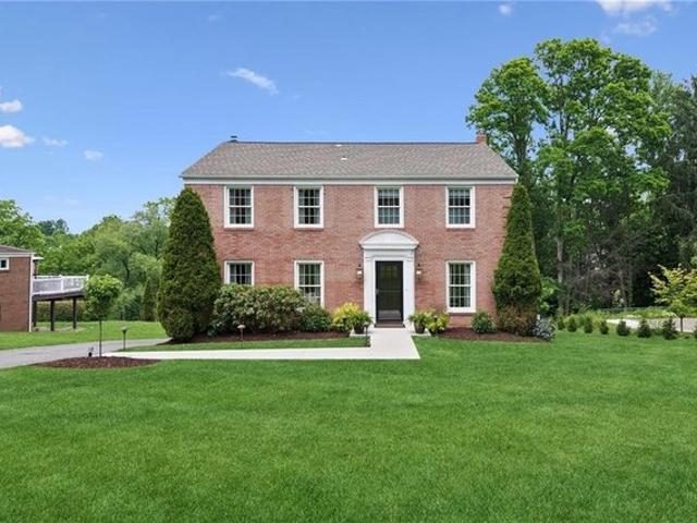 2644 Monterey Dr, Pittsburgh, PA 15241