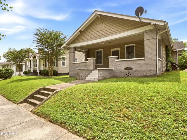 2644 E 5Th Ave