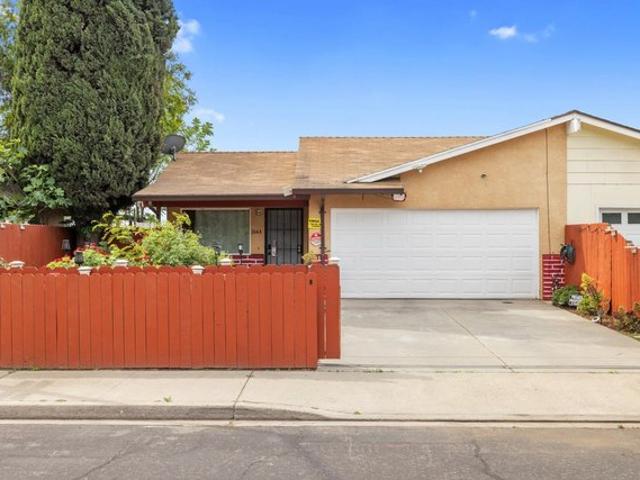 2644 San Ignacio Ave, Modesto, CA 95354