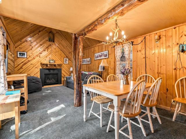 26457 Crystal Rd