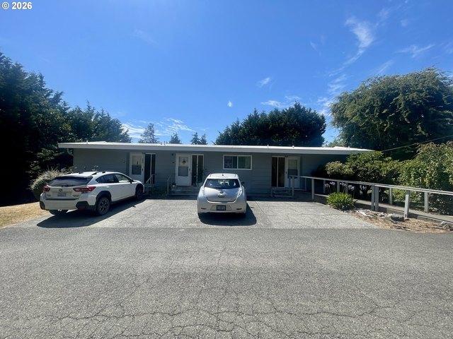 2645 N 16th Ct, Coos Bay, OR 97420