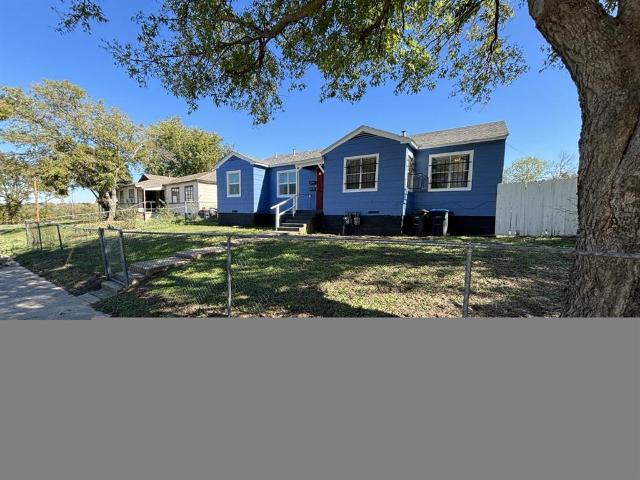 2645 Canberra Ct, Fort Worth, TX 76105 | MLS #21139 | Compass