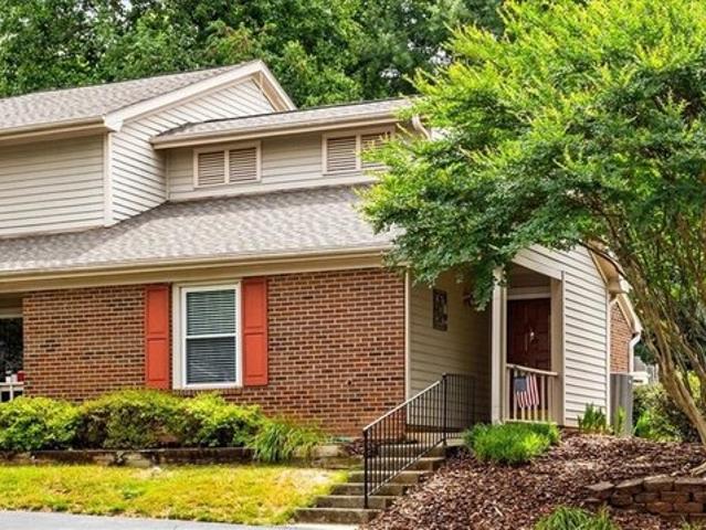 2645 Cottage Pl, Greensboro, NC 27455
