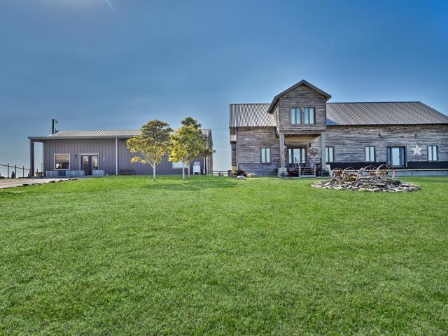 2645 Kallus Rd, La Grange, TX 78945 | MLS #12391