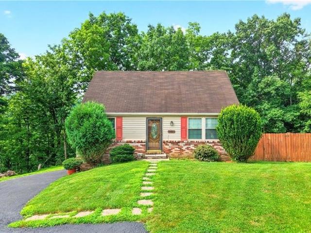 2645 Keats Dr, South Park, PA 15129