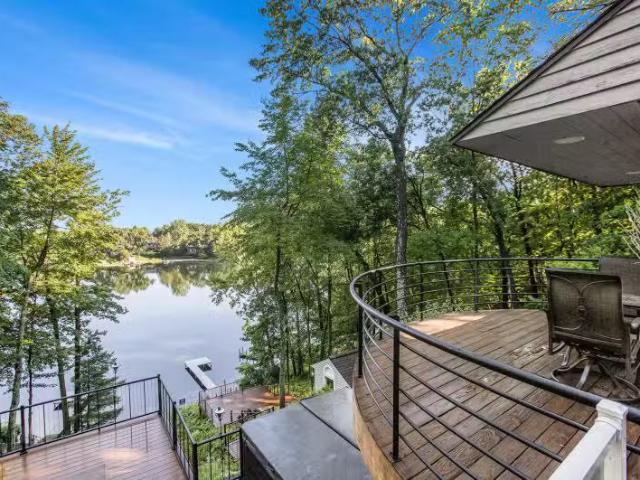 2645 Lake Edge Ln NE, Grand Rapids, MI 49525 MLS 24037528