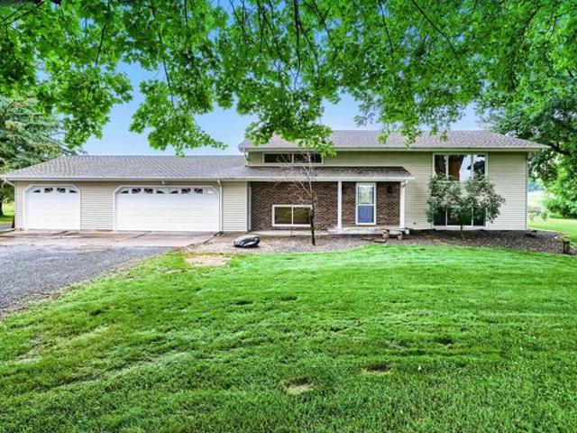 26463 Olinda Trl, Lindstrom, MN 55045