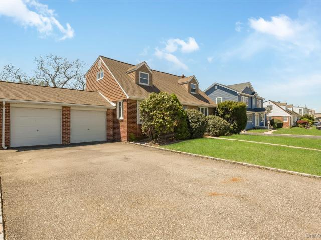 2646 Beech St, East Meadow, NY 11554 | MLS #992523 | Compass