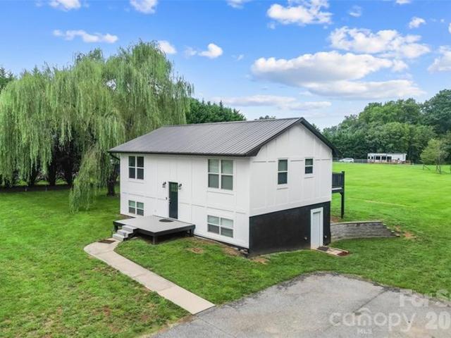 2646 Icard Rhodhiss Rd, Connelly Springs, NC 28612