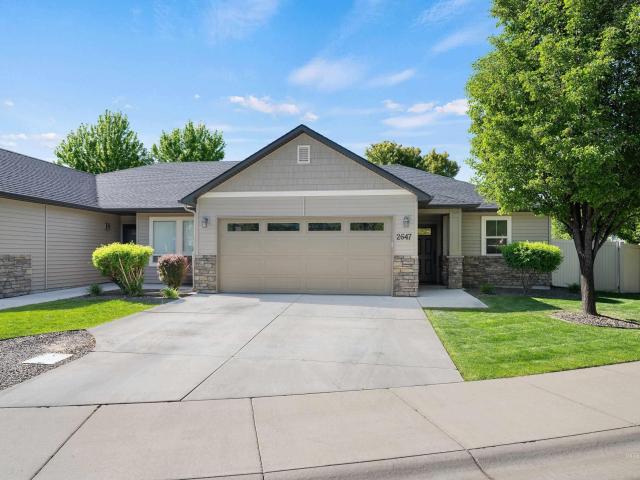 2647 E Apricot Drive