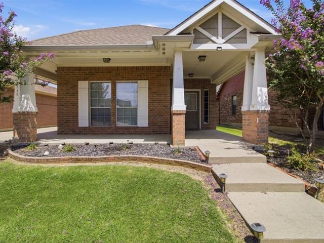 2648 Blackstone Dr, Grand Prairie, TX 75052
