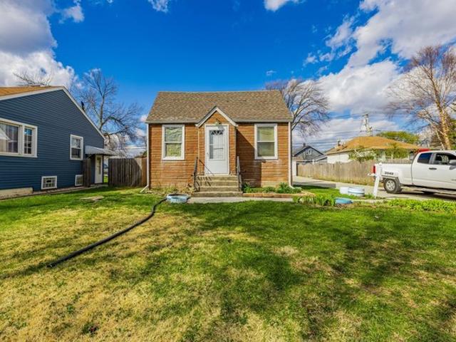 2648 rd St, Blue Island, IL 60406