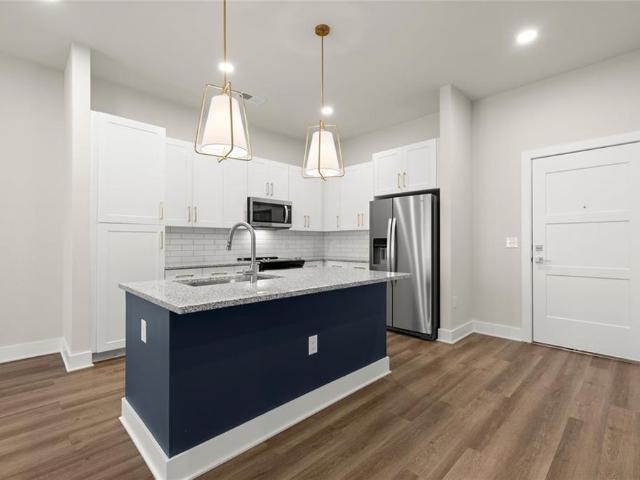 2648 Sandy Plains Road 324