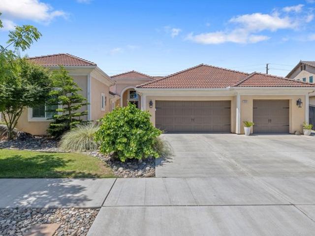 2649 N Sidney St, Visalia, CA 93291