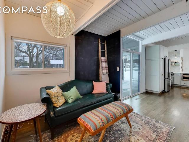 2649 Crawford Ave, Evanston, IL