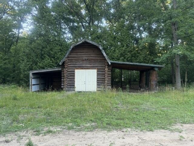 2649 E Fox Dr, Grant, MI 49327
