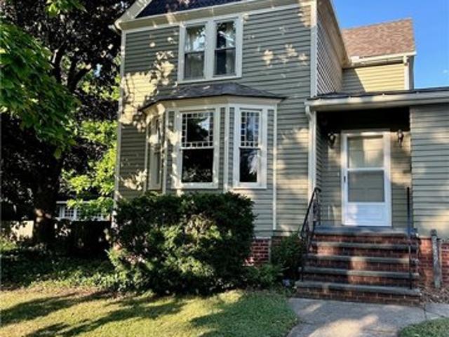 2649 S Taylor Rd, Cleveland Heights, OH 44118