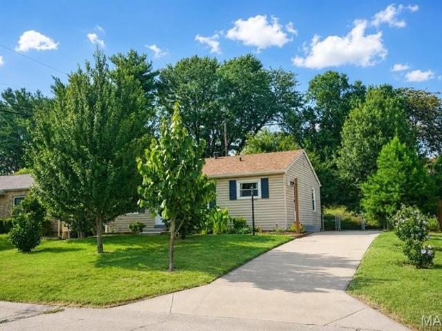 2649 Timberlake Dr, Maryland Heights, MO 63043