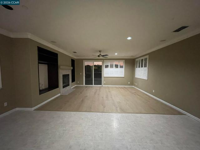 2649 Torrey Pines Dr