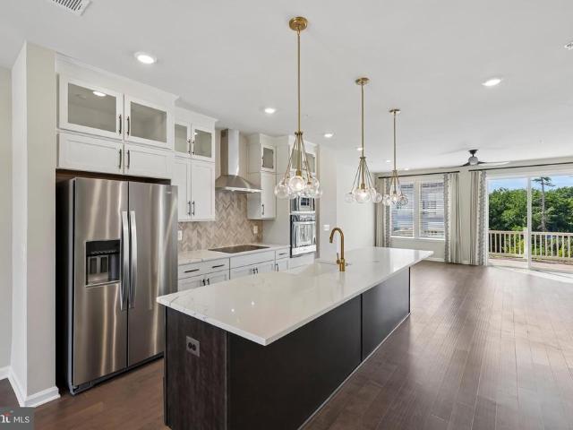 26401 Sir Jamie Terrace