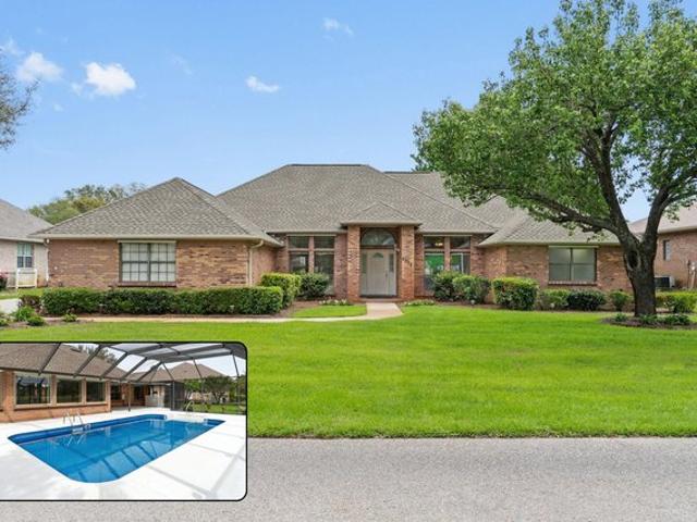 2640 Masters Blvd, Navarre, FL 32566