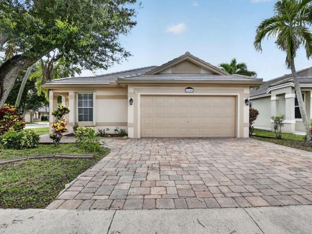 2640 Millwood Ct, Davie, FL 33328