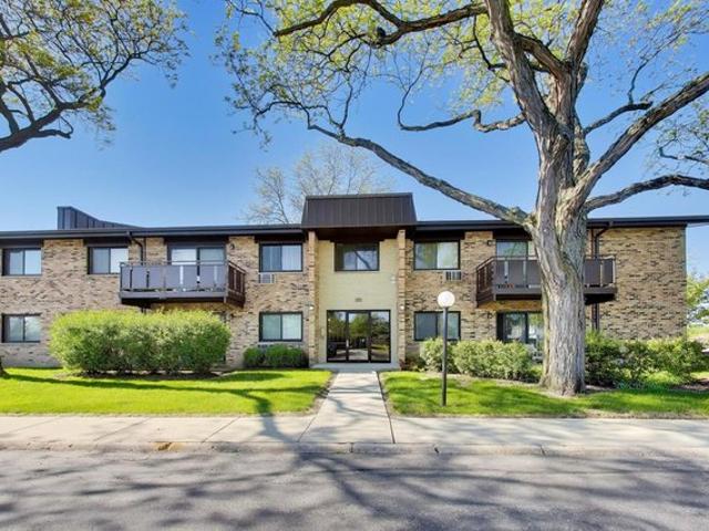 2640 N Windsor Dr Unit 103, Arlington Heights, IL 60004