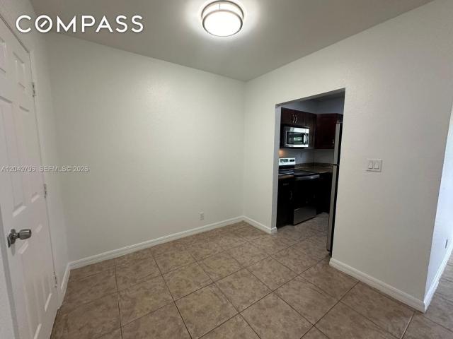 2640 NE 8th Ave 17, Wilton Manors, FL