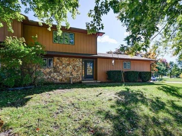 2640 Osmundsen Rd, Fitchburg, WI 53711