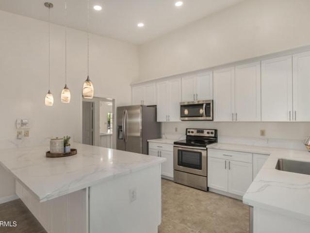 2640 E Bighorn Ave, Phoenix, AZ 85048