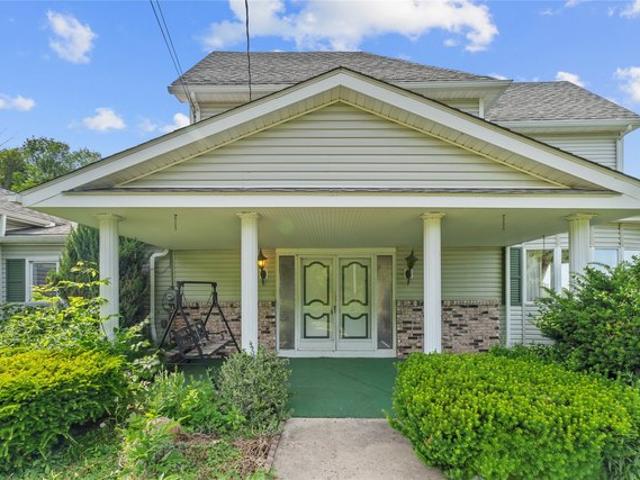 2640 Kosiorek Dr, Erie, PA 16509