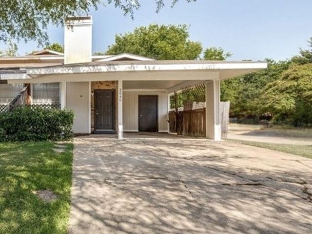2640 Santiago Cir, Grand Prairie, TX 75052