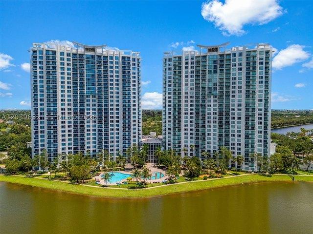 2641 N Flamingo Rd Unit 304N, Sunrise, FL 33323