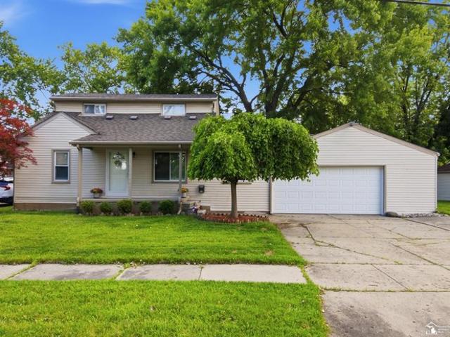 26427 Beaconsfield Ave, Roseville, MI 48066