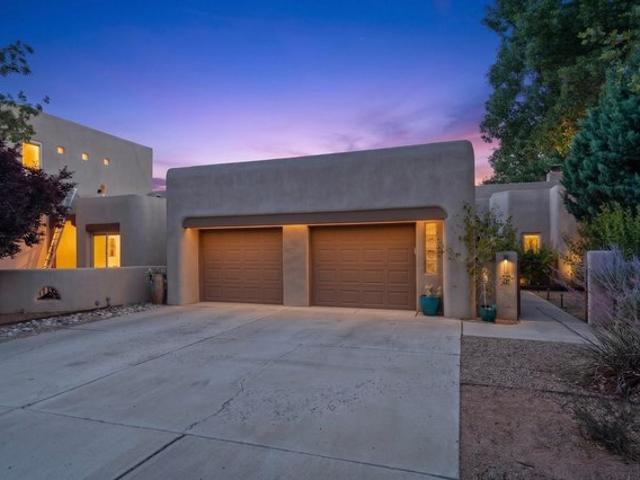 2642 Aloysia Ln NW, Albuquerque, NM 87104
