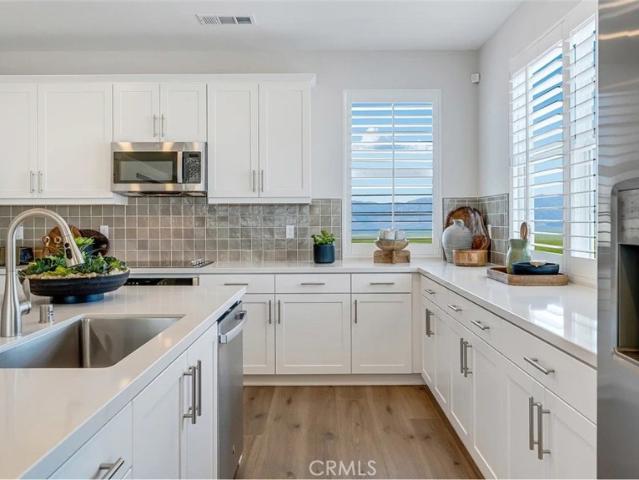 2642 E Hyde Paseo