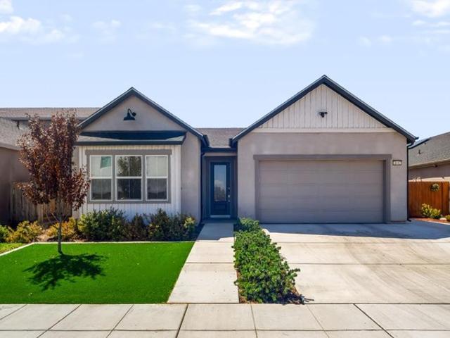 2642 Highland Ave, Clovis, CA 93619