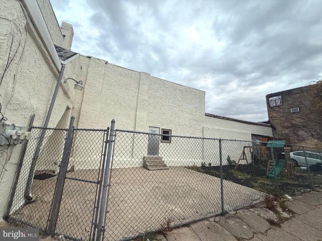2642 W Huntingdon Street