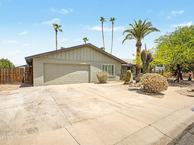2642 w juanita circle