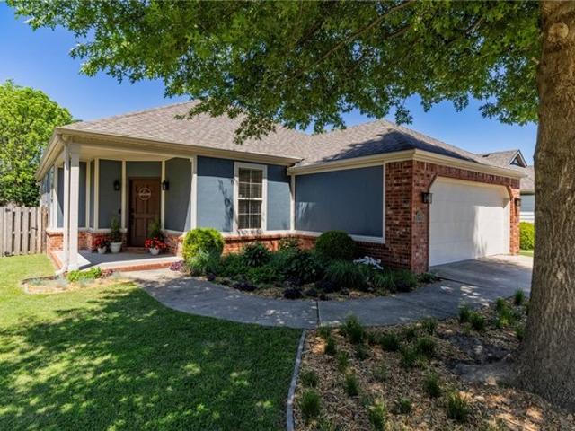 2643 N Sierra Ave, Fayetteville, AR 72703